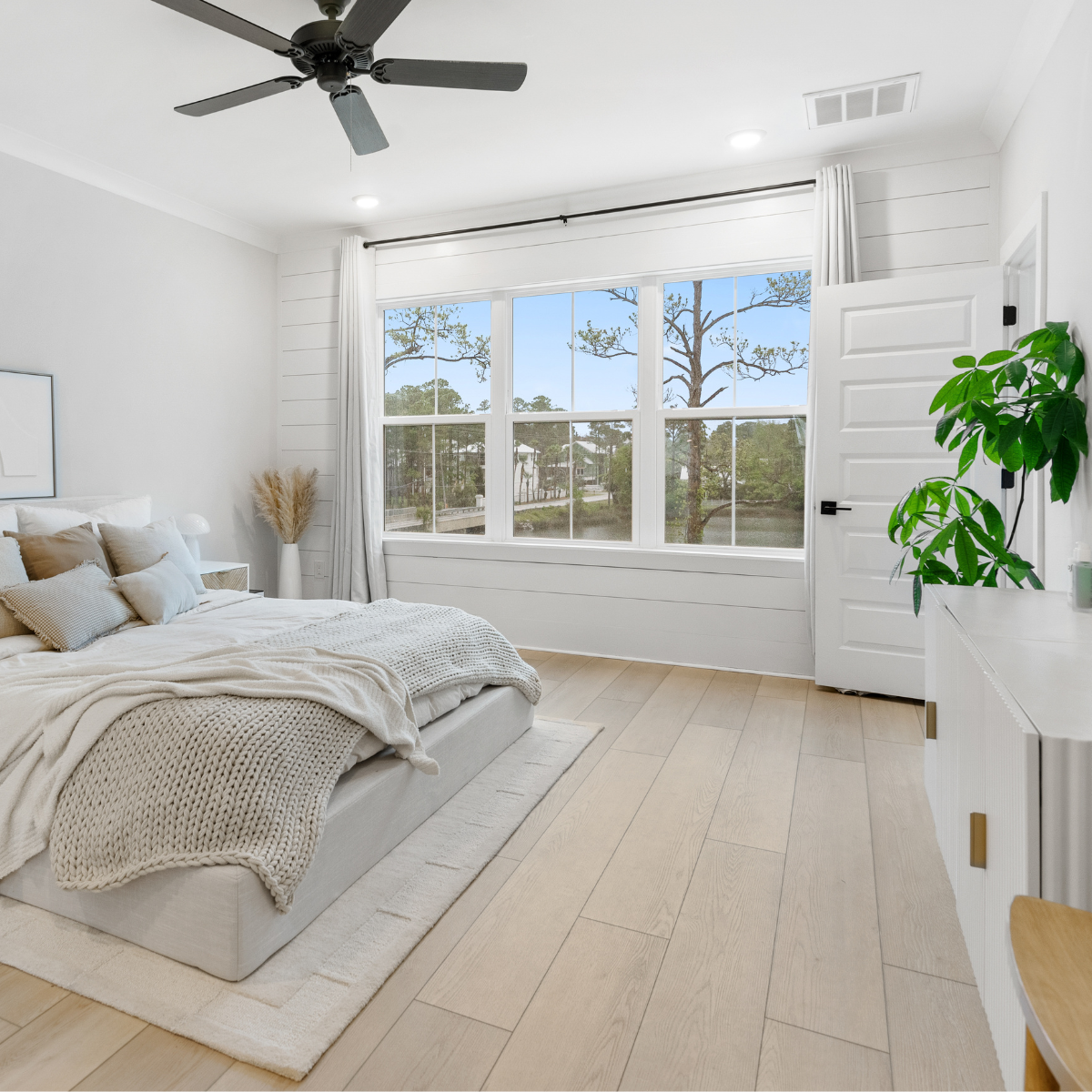 Neutral White Oak Luxury Vinyl Plank Flooring | Jova | Flooret - Flooret