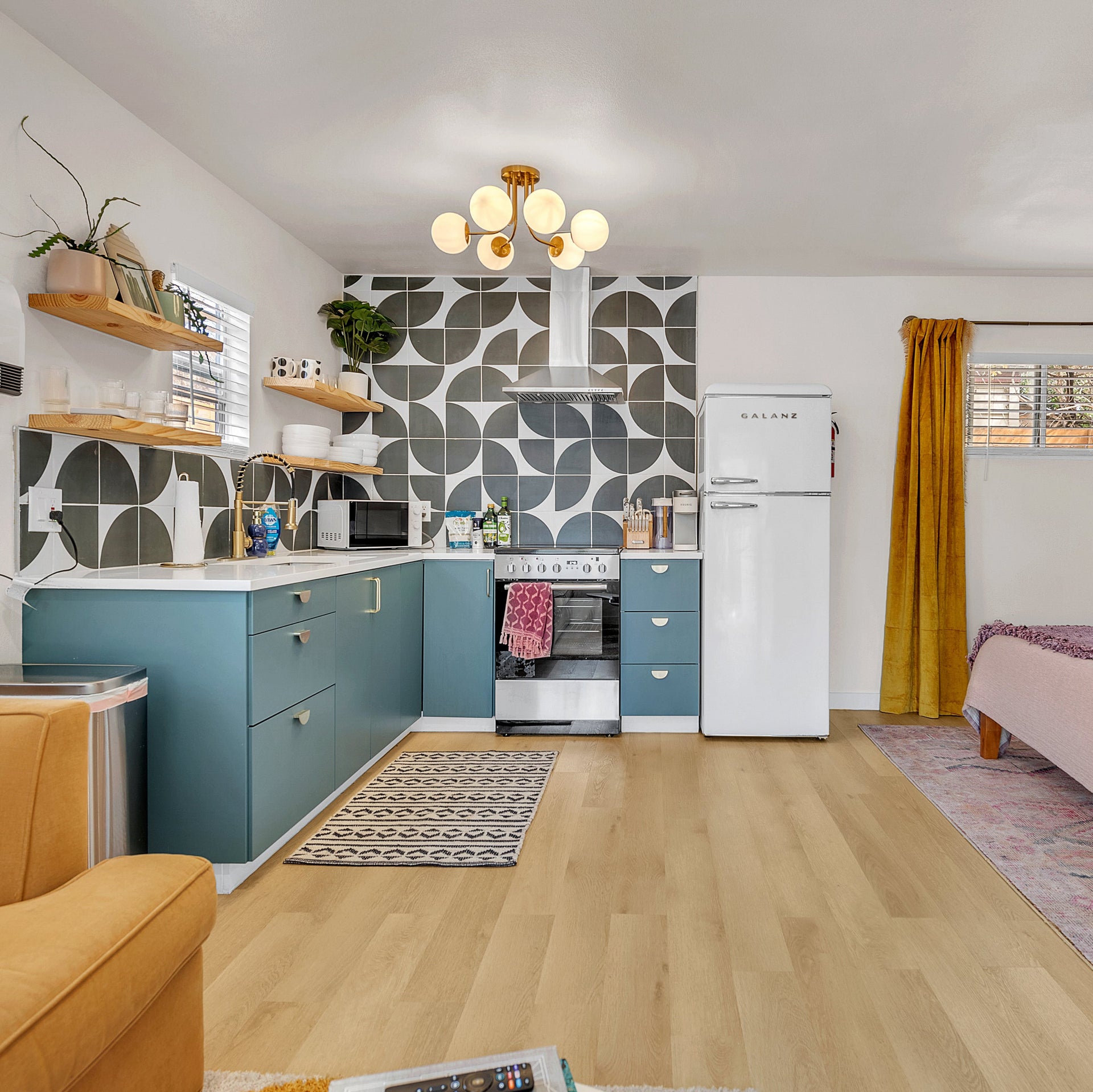 Natural Oak Luxury Vinyl Plank Flooring | Soho | Flooret - Flooret