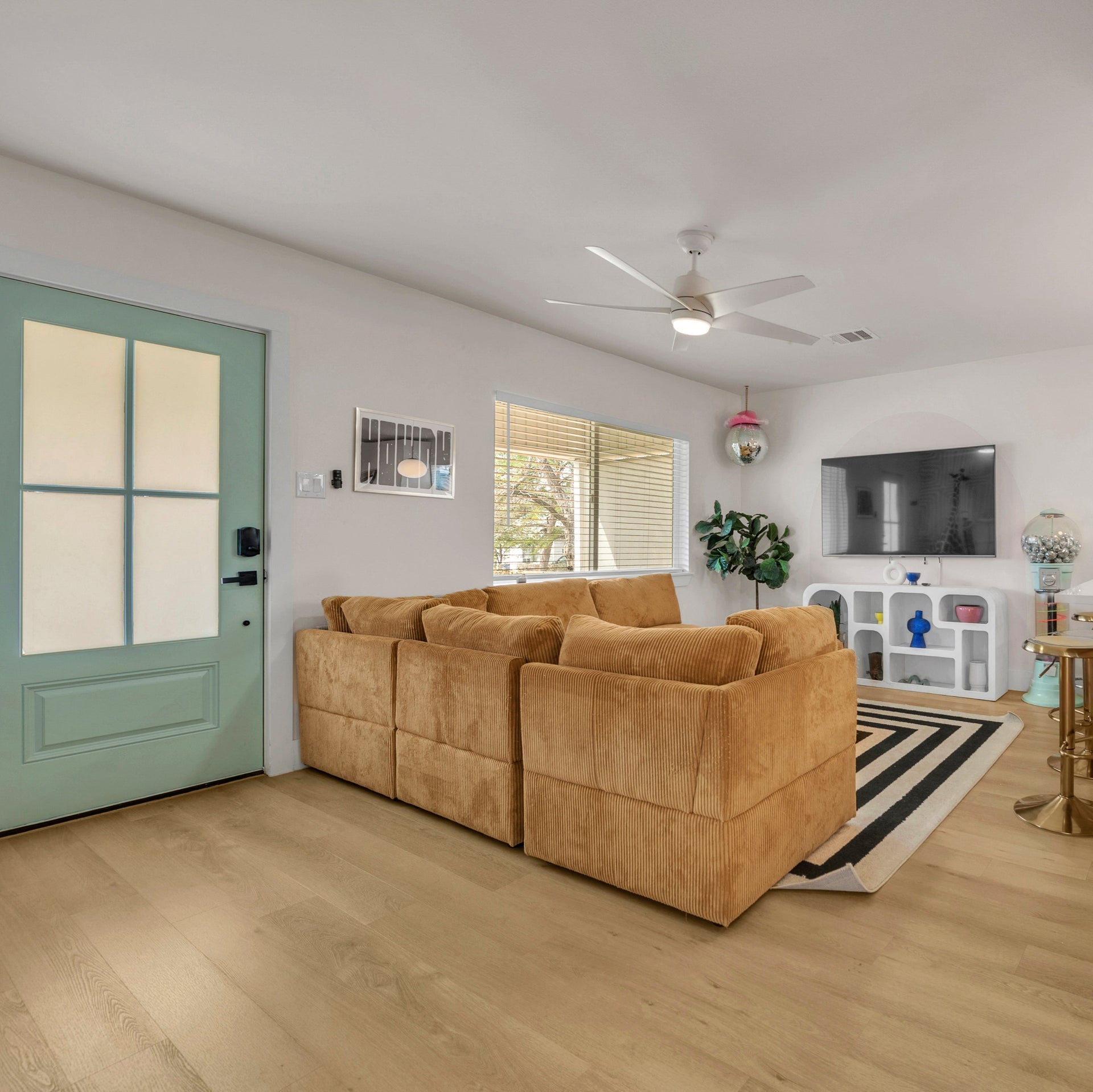 Natural Oak Luxury Vinyl Plank Flooring | Soho | Flooret - Flooret